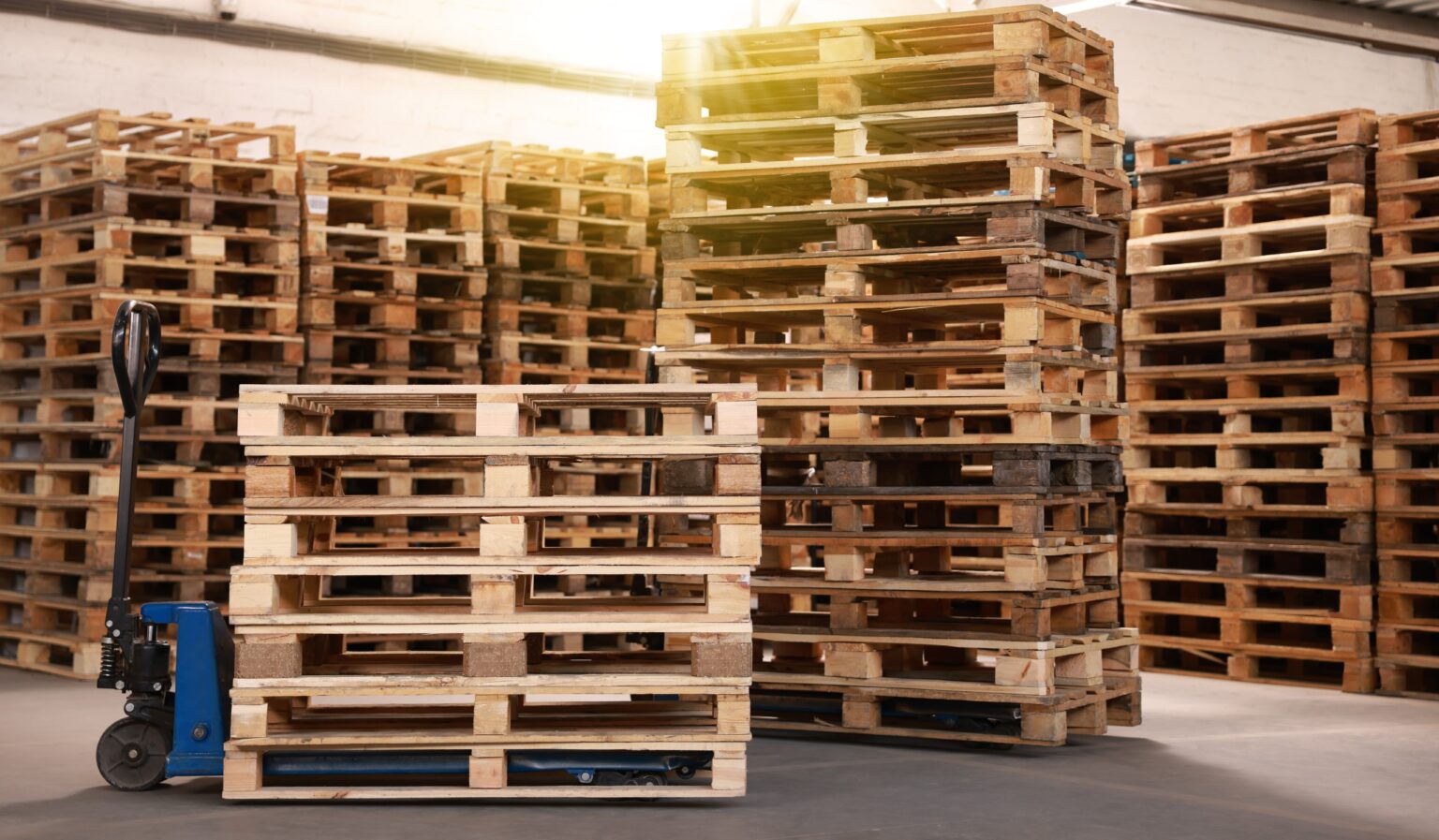 What Are the Differences Between Wood Pallets & Skids?